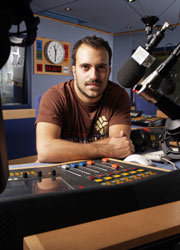 Richard and Lucio play Radio-Swap | Londonist