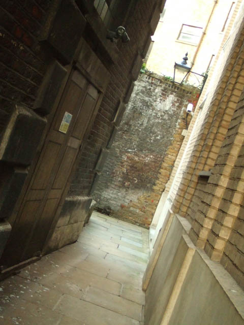 Londonist's Back Passage: #51 Wardrobe Terrace | Londonist