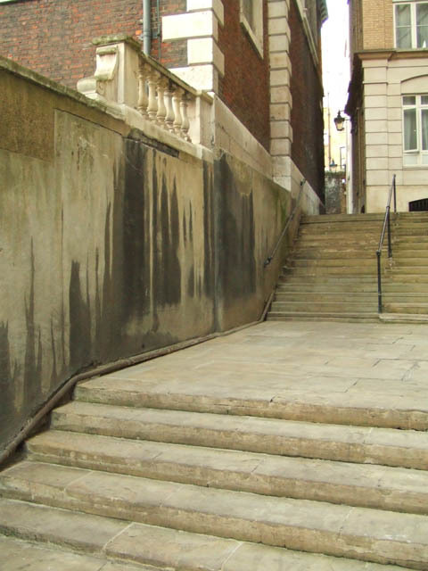 Londonist's Back Passage: #51 Wardrobe Terrace | Londonist