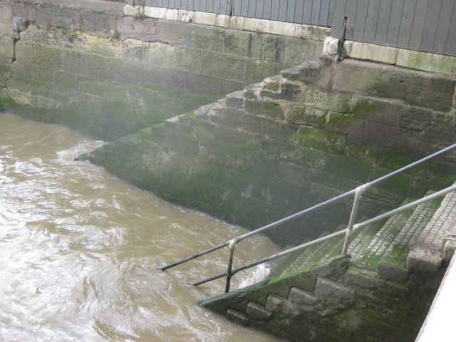 Londonist's Back Passage: #54 Wapping Old Stairs | Londonist