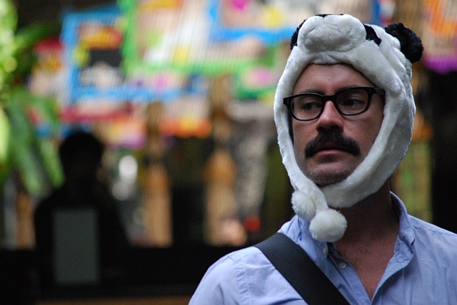 Comedy Review: Sam Simmons "Meanwhile" @ Soho Theatre | Londonist