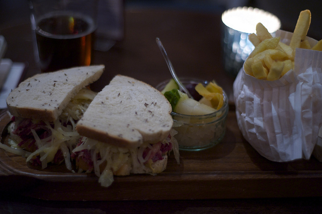 Bell & Brisket Salt Beef Bar @ The Queen's Head, Piccadilly Circus ...
