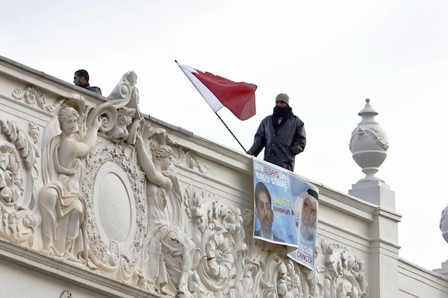 In Pictures Protest On The Bahrain Embassy Roof Londonist