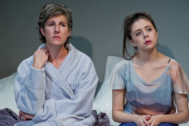 Theatre Review: Jumpy @ Duke of York's Theatre | Londonist