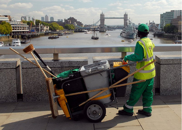 The Friday Photos: Cleaning London | Londonist
