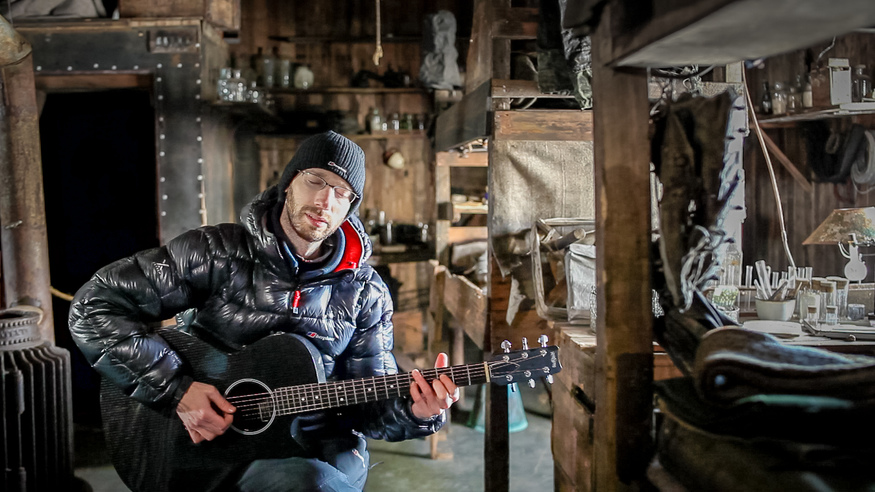 Pole Singing: You Read It Here First | Londonist