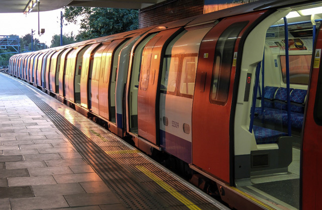 In Pictures: Refurbished Northern Line Tube Trains | Londonist