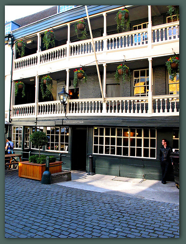 The Friday Photos: London's Georges | Londonist