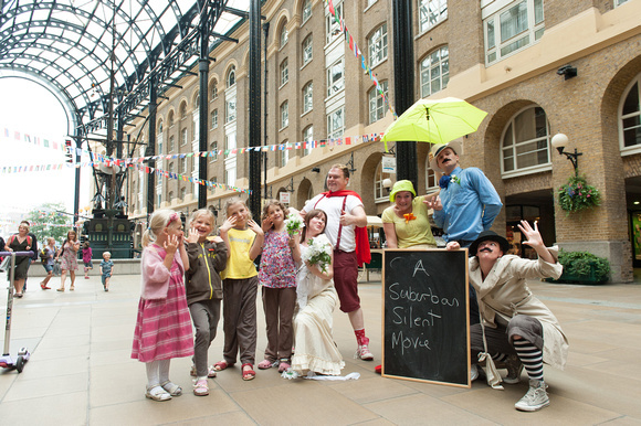Outdoor Performances Hit The Streets Of London Bridge | Londonist