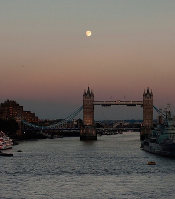 Friday Photos: Lunar London | Londonist