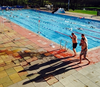 Swimming Shorts: Hampton Pool | Londonist