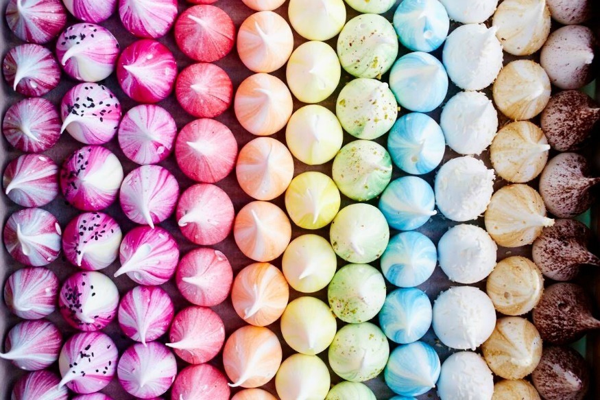 Cruise Down The Thames On A Rainbow Afternoon Tea Boat | Londonist