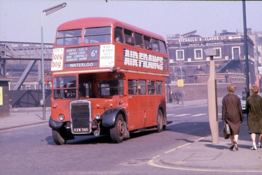 You Can Take A Day Trip In London On One Of These Restored Vintage ...