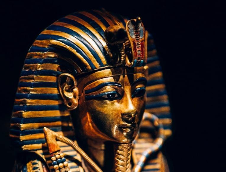 London's Tutankhamun Exhibition Is Enrapturing Despite A King's Ransom ...