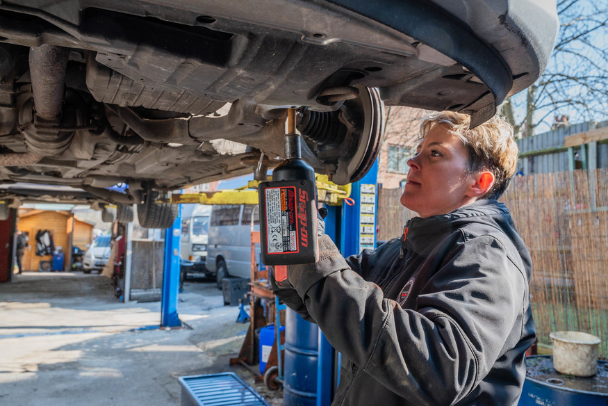 Inside London's First All Female Mechanics' Garage: Spanners With ...