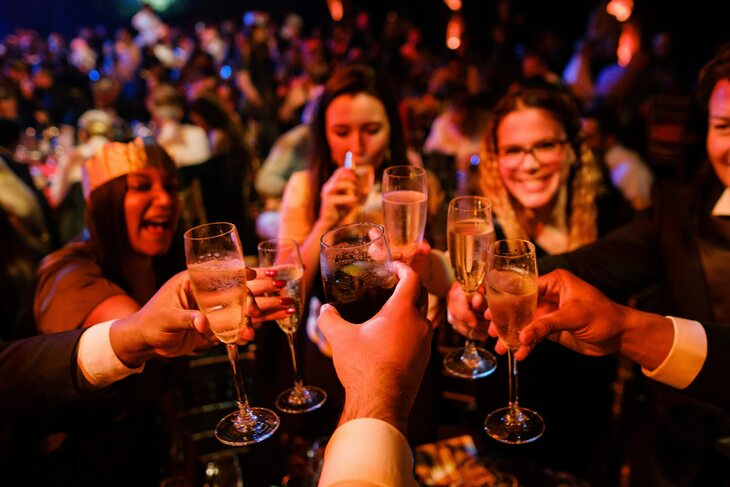 This All-Inclusive NYC-Themed NYE Party Is Pure Indulgence And Escapism ...