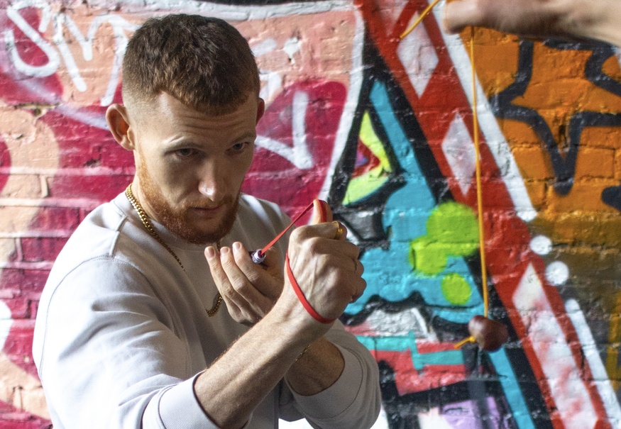 Conker Fighting Is Still A Thing In London... And It's Pretty Brutal ...