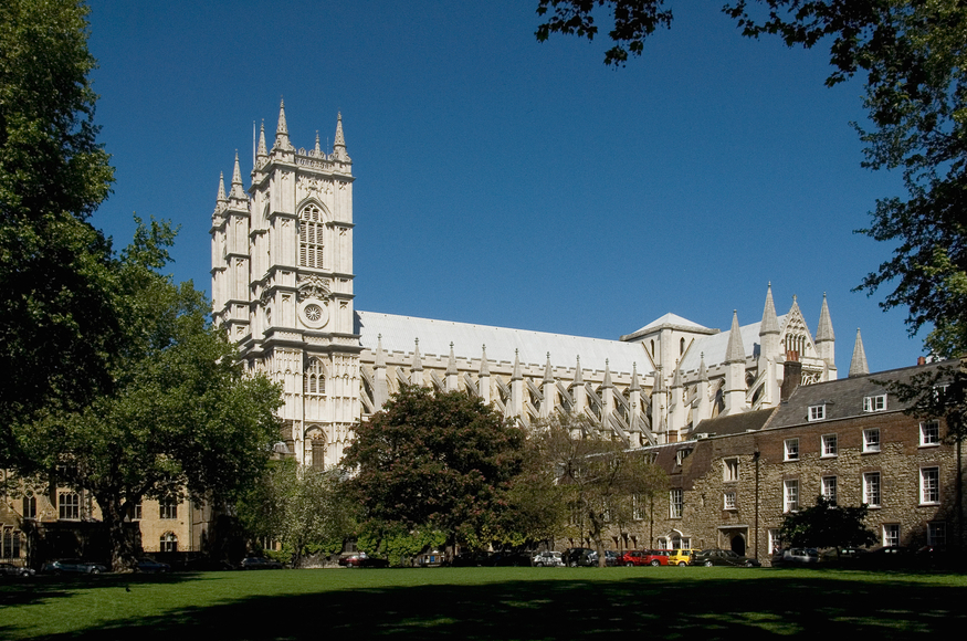 Al Fresco Theatre Alert! See Superbly Silly Slimmed-Down Shakespeare At ...