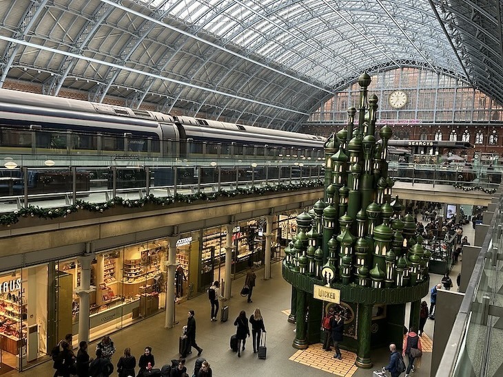 In Photos: London's Best 2024 Christmas Trees | Londonist