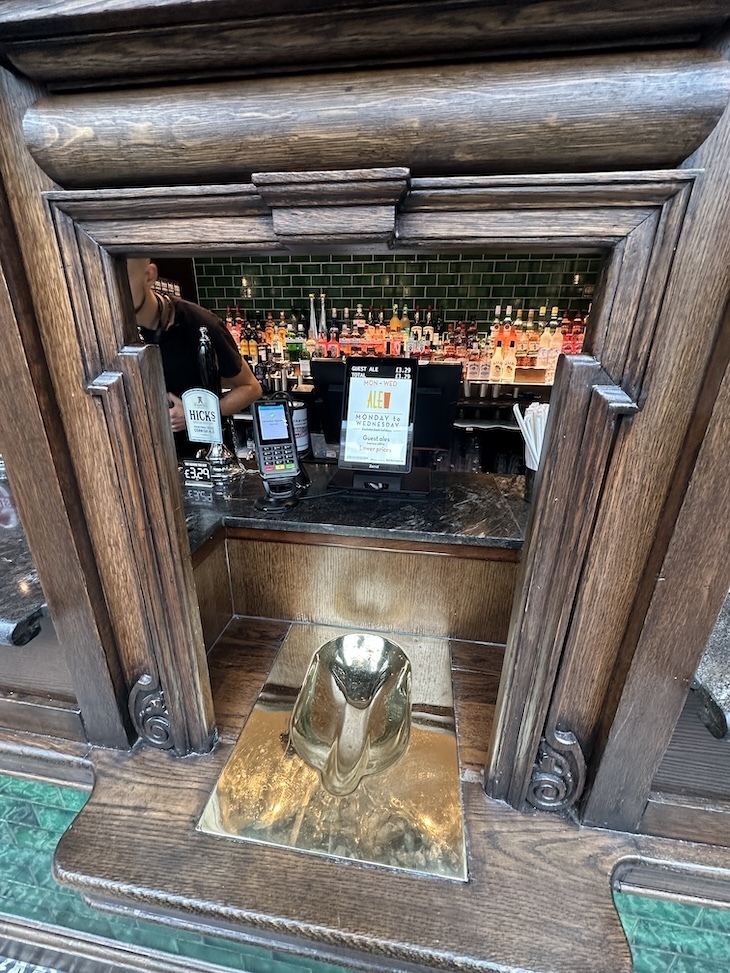 Walham Green Pub Is Built Into An Old Underground Station | Londonist