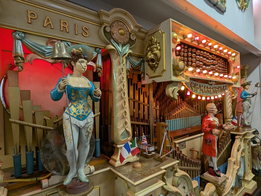 Inside The Amersham Fair Organ Museum | Londonist