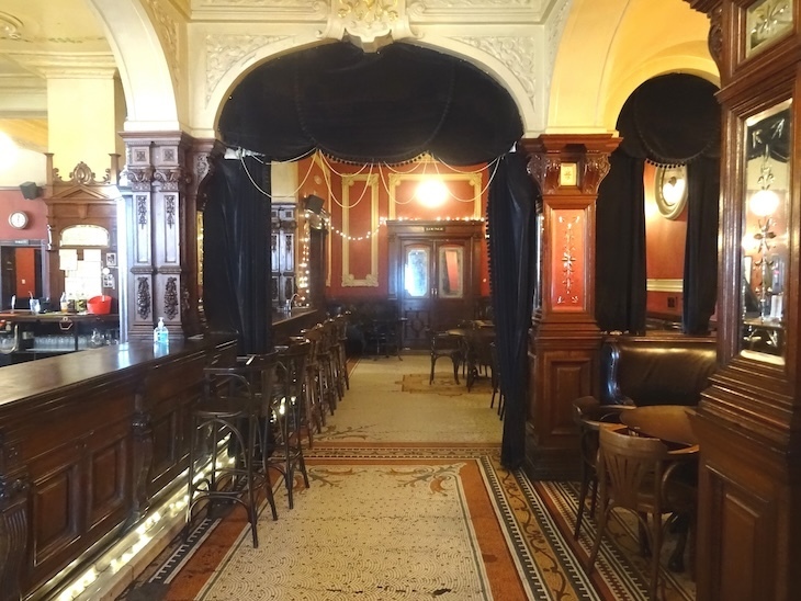 Heritage Pubs In London: This New CAMRA Book Is An Excellent Guide